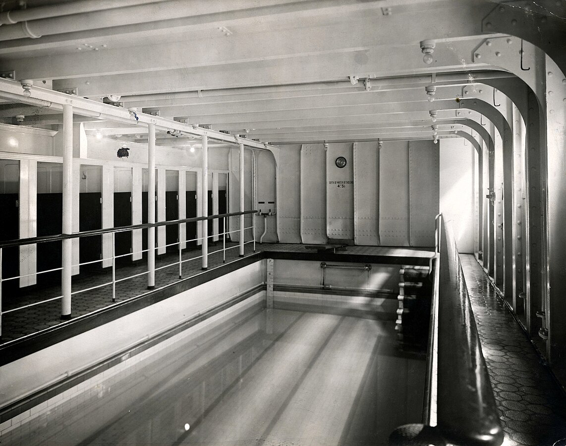 13 Beautiful Ocean Liner Swimming Pools | The Shipyard
